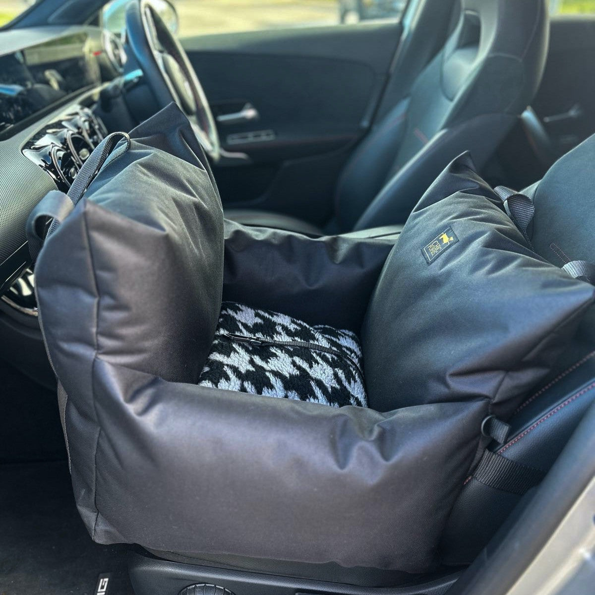 Luxury Dog Car Seat – Chic Pup Co.